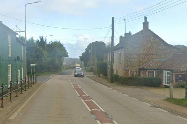 'Serious' crash closes major road near Cambridgeshire border