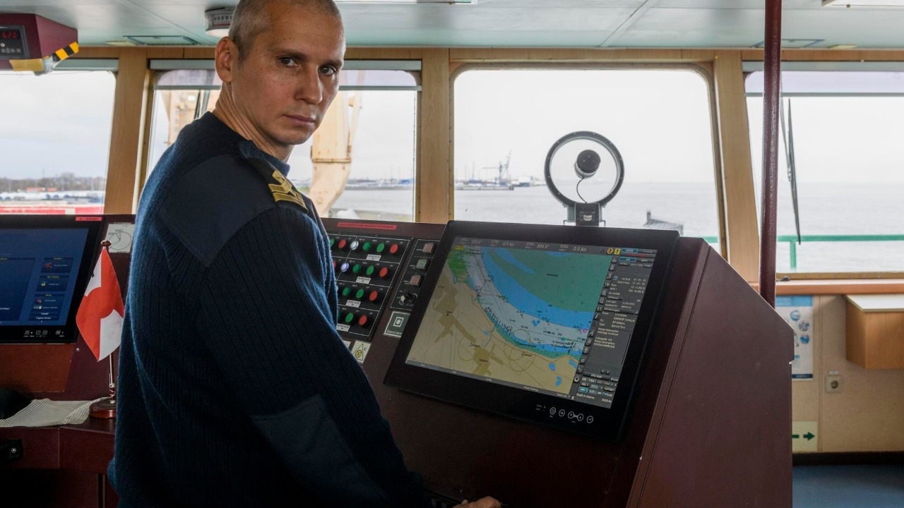 Why do ships measure speed in knots?