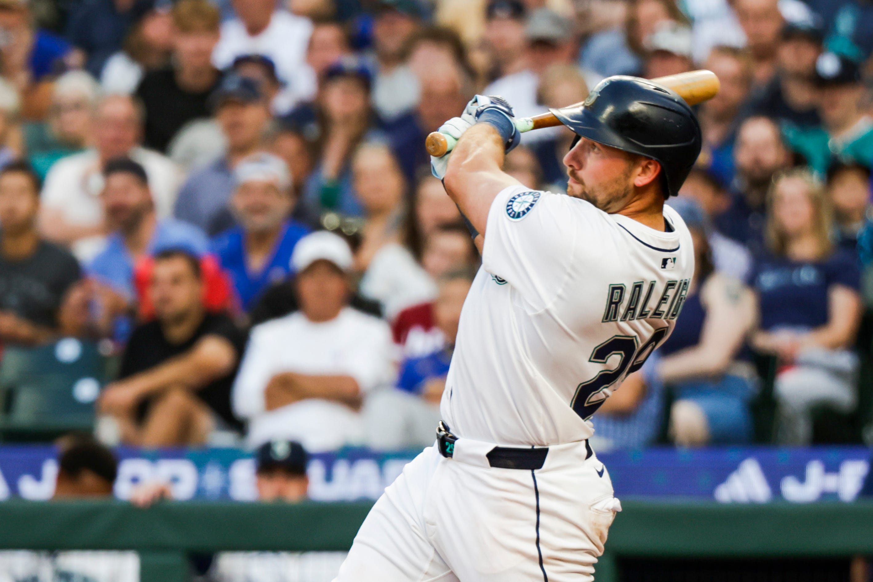 Cal Raleigh home run tracker: Will FSU great break the record?