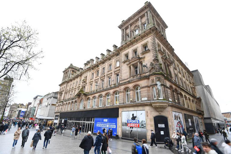 'Taking the p*** now': shoppers divided over historic Liverpool ...