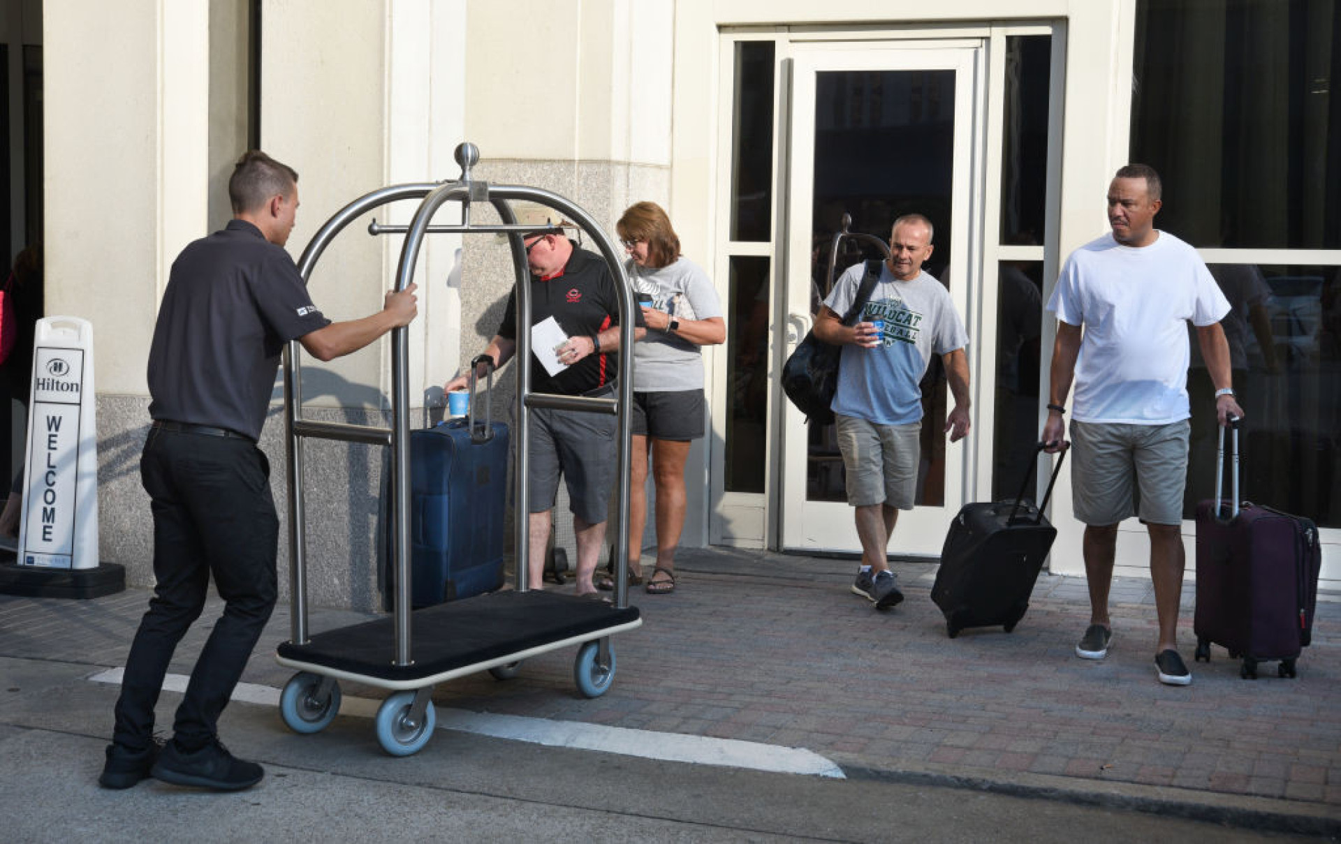 Things you shouldn’t do while staying in a hotel
