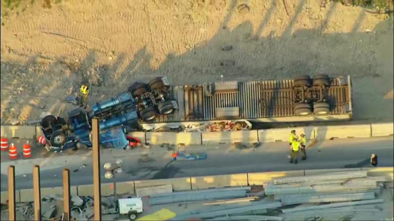 Driver dies in rollover crash on I-294 exit ramp to I-290