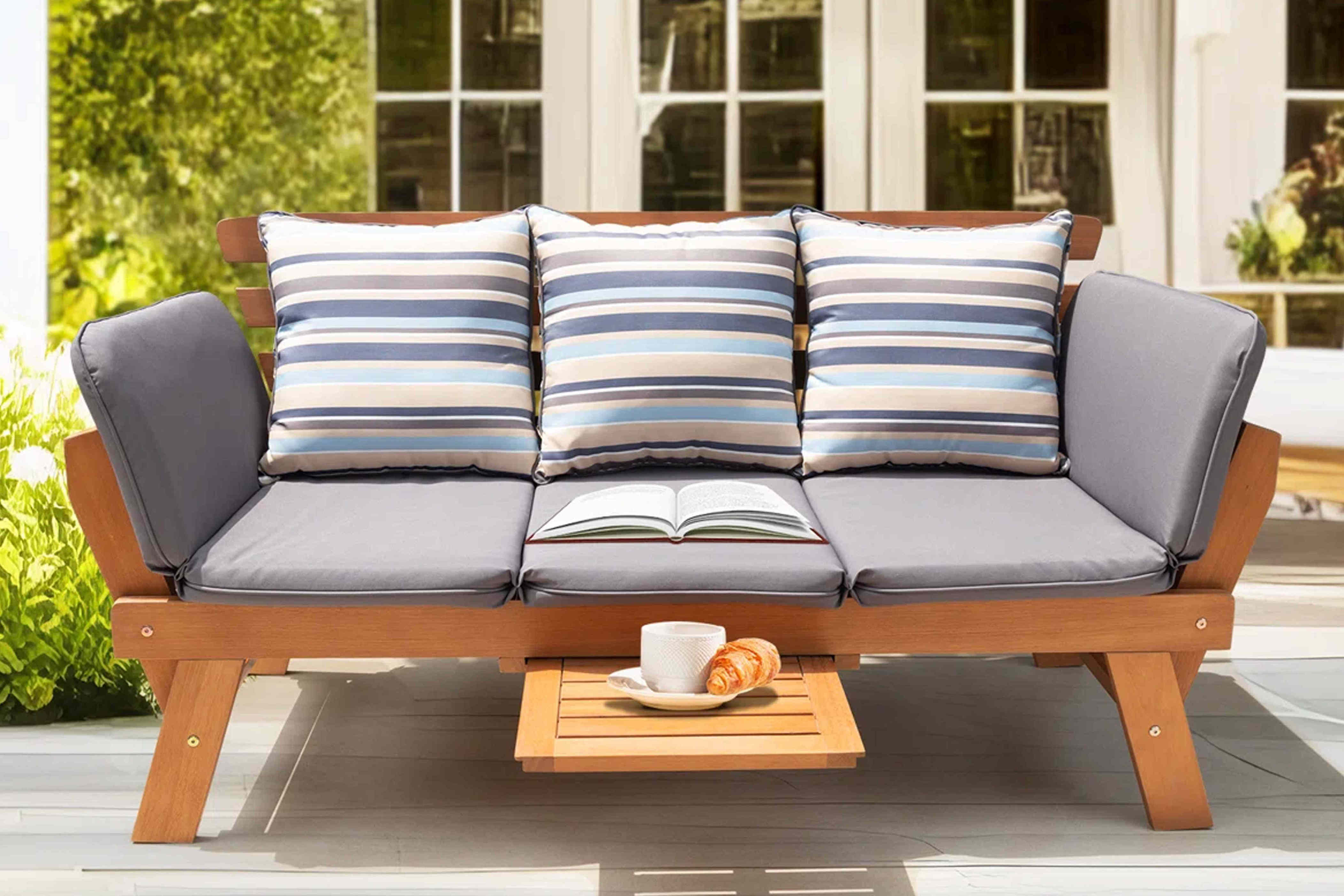 This Cleverly Designed Patio Daybed Has a 'Perfect Detail' for Small ...