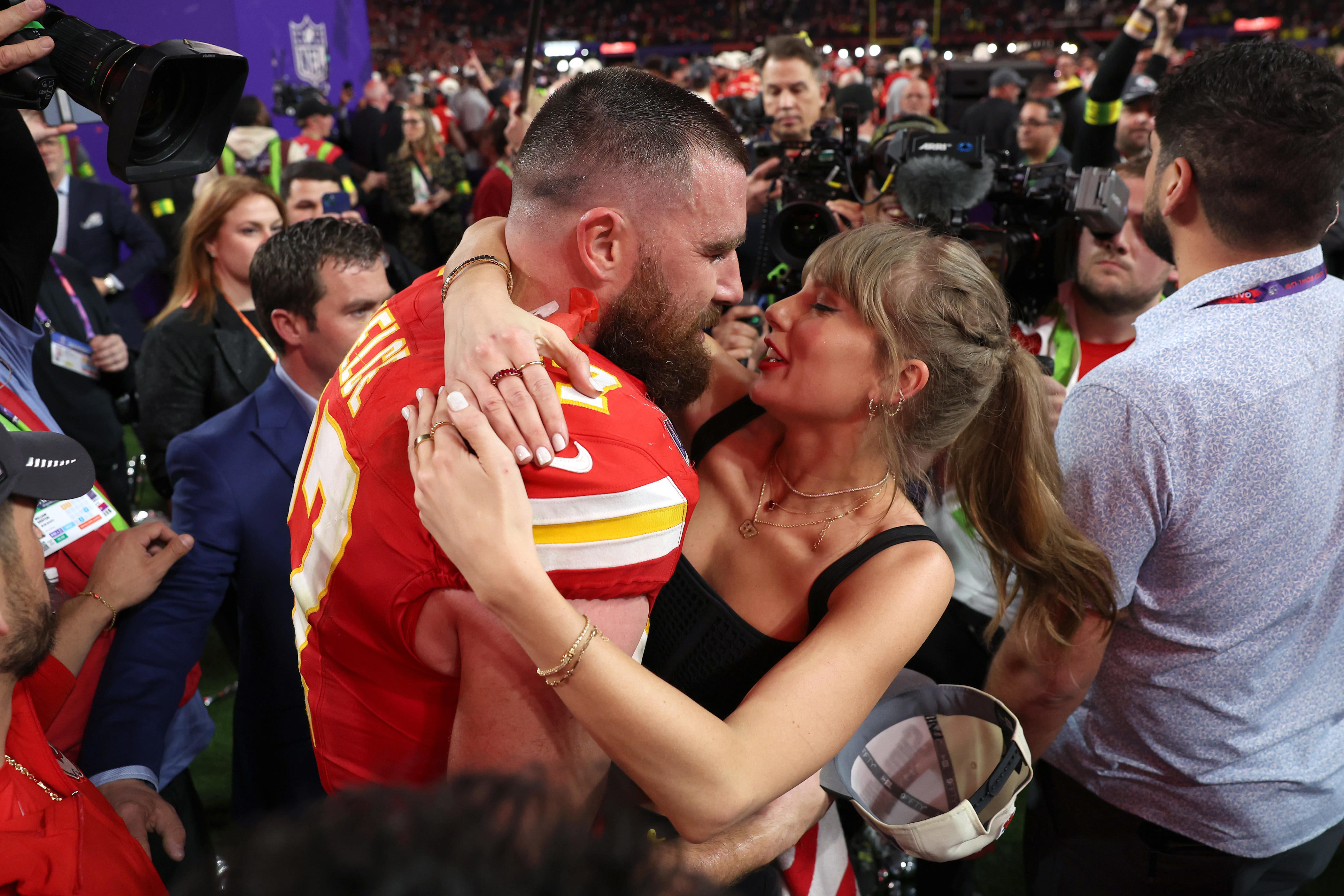 Travis Kelce jokes about pulling 'Pretty Woman' move on Taylor Swift