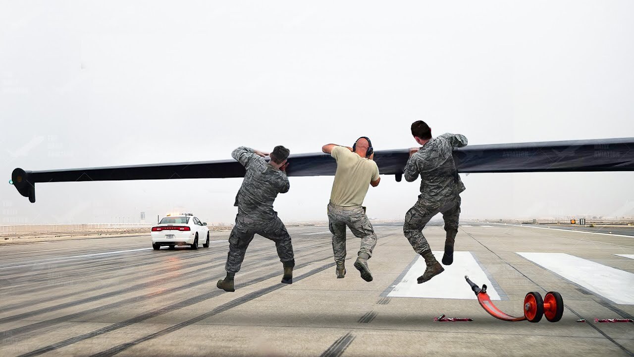 US Air Force's innovative approach for landing the U-2 spy plane