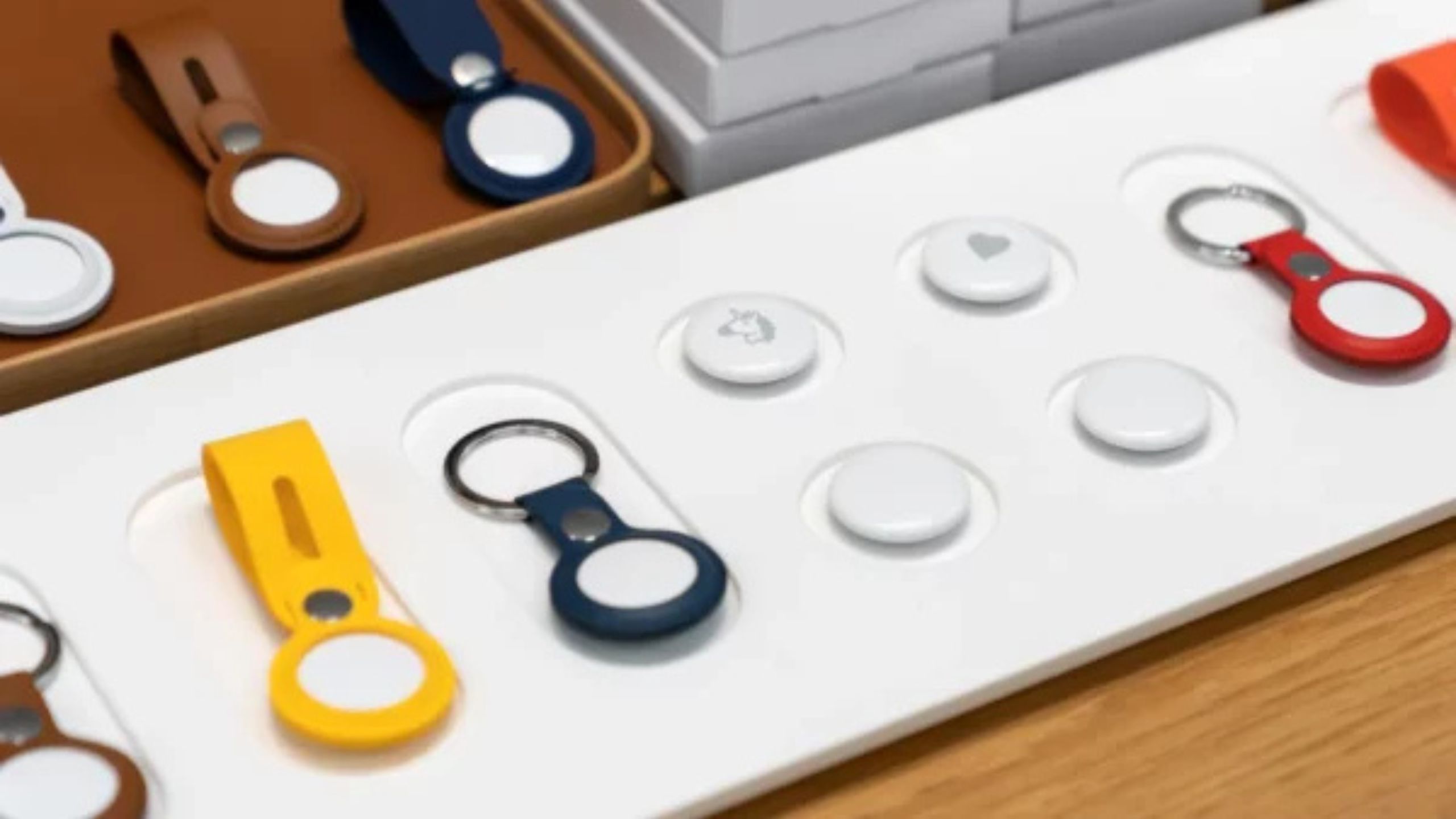 Pebblebee’s AirTag alternative now includes a built-in panic alarm