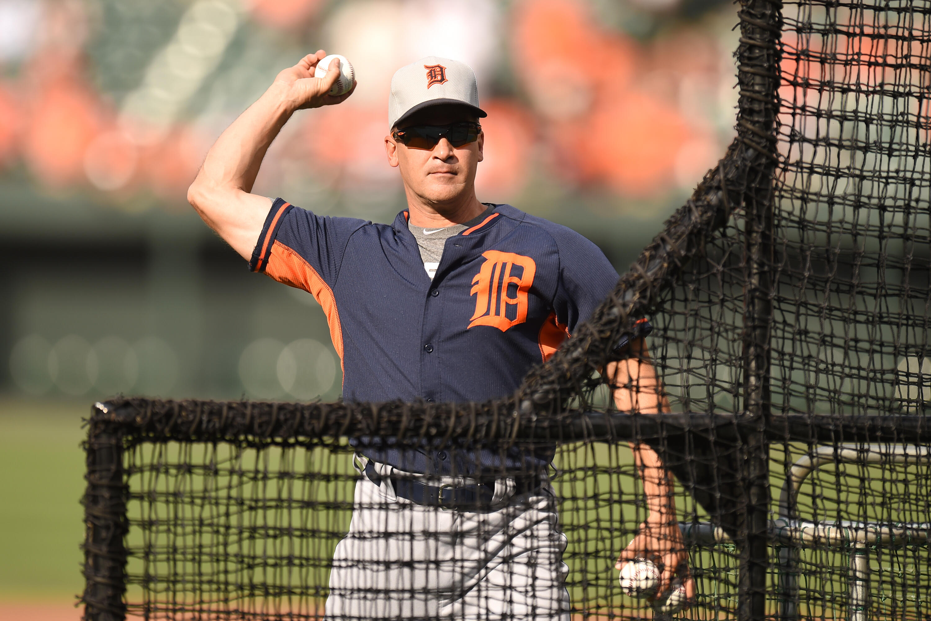 Omar Vizquel Storms the Scene: Baseball Brilliance & Hall of Fame Quest