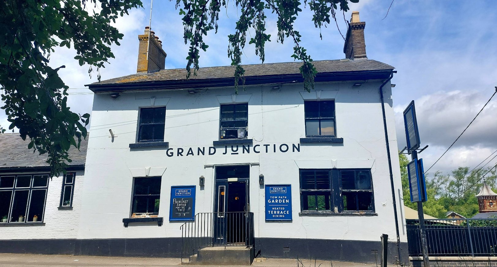 Major pub chain collapses with six sites shut for good