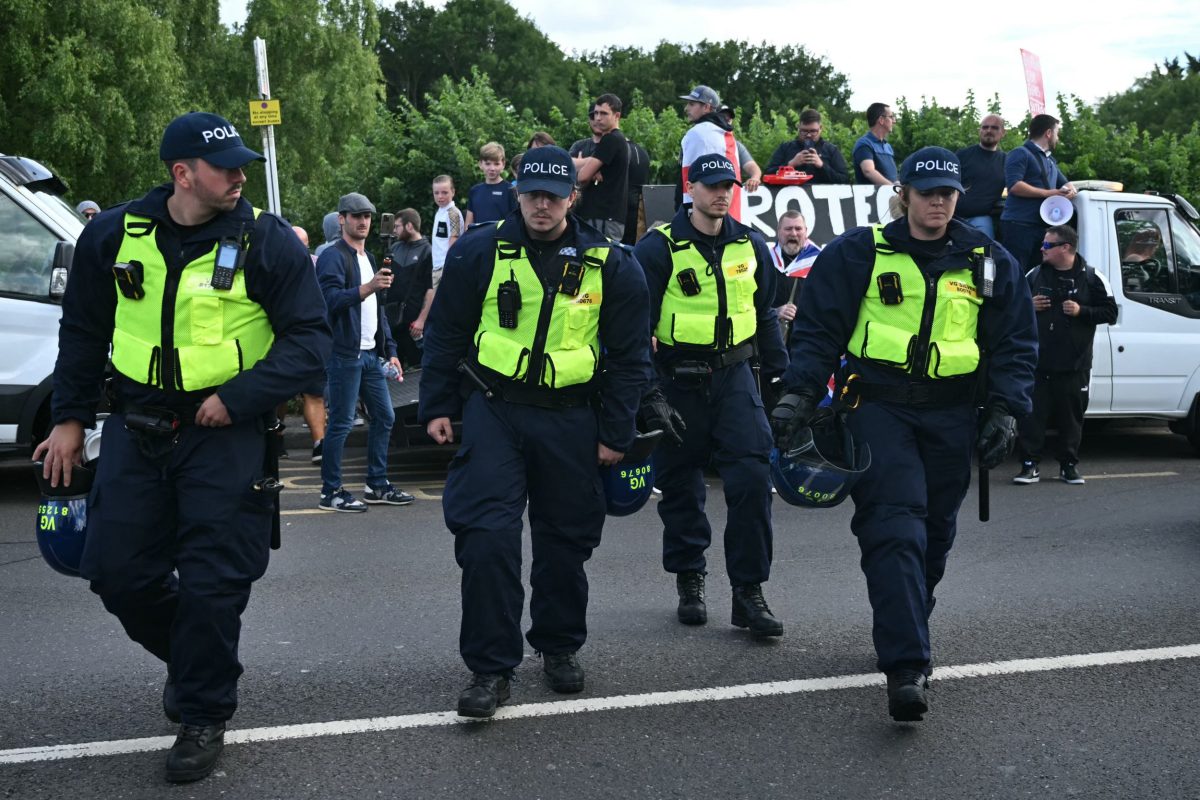 Police forces lose more than 1,000 officers – threatening Labour’s ...