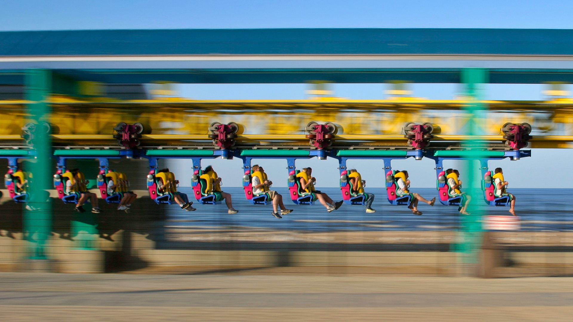 5 Theme Parks That Offer Middle Class Families the Most for Their Money