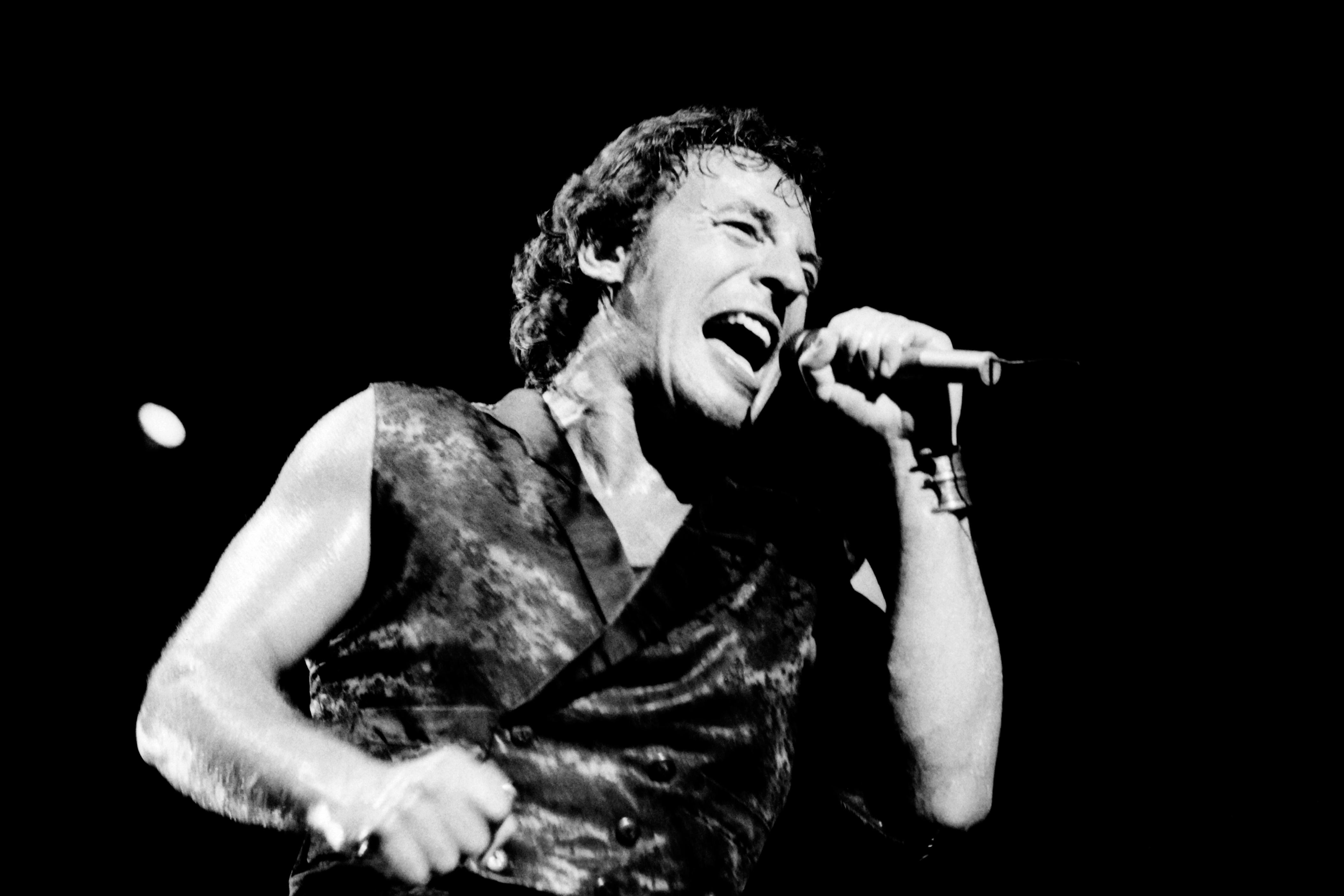 42 of the greatest singers in rock 'n' roll history
