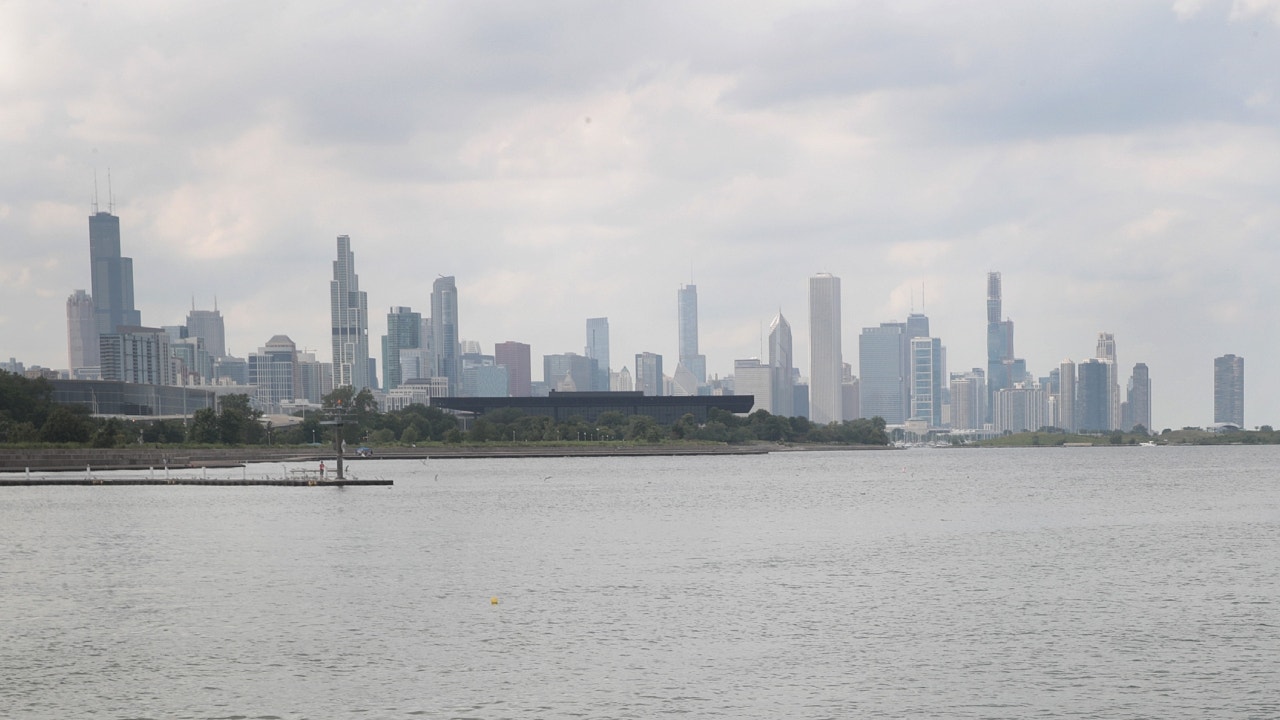 Chicago weather: Storm chances today before sunny midweek stretch