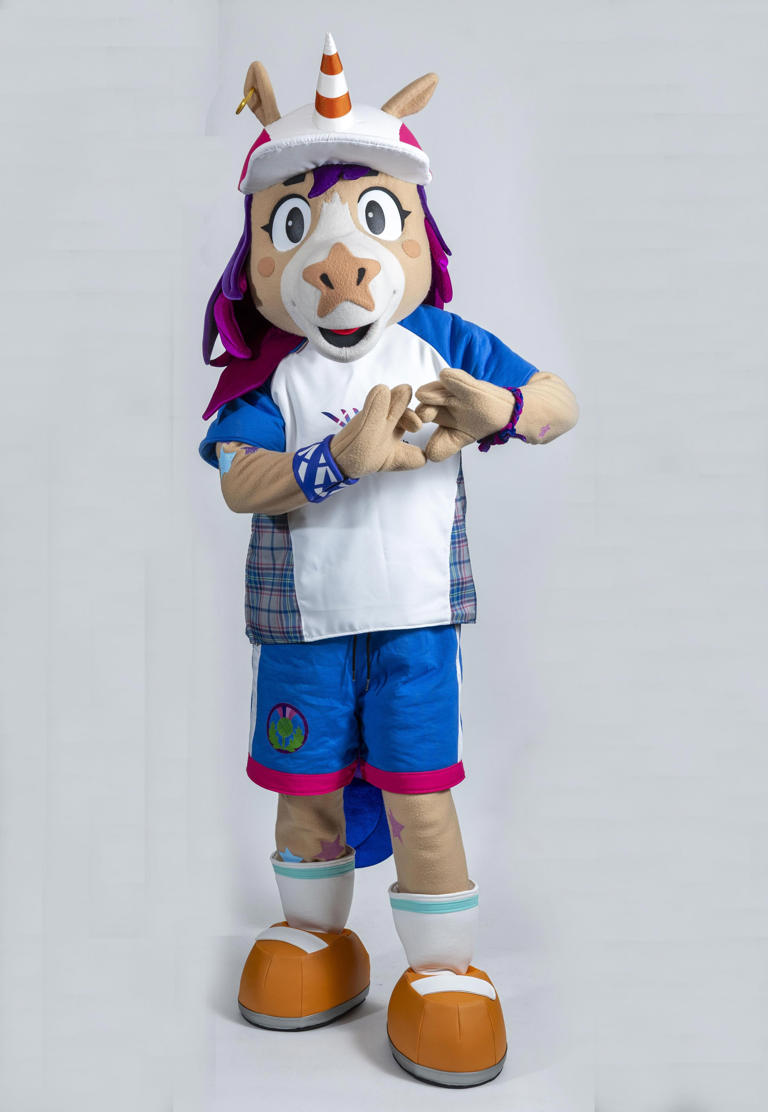 Unicorn called Finnie unveiled as mascot for 2026 Commonwealth Games in ...