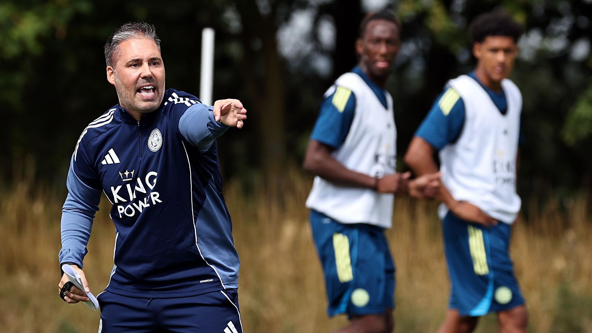 Cifuentes wants 'fearless' football from Leicester