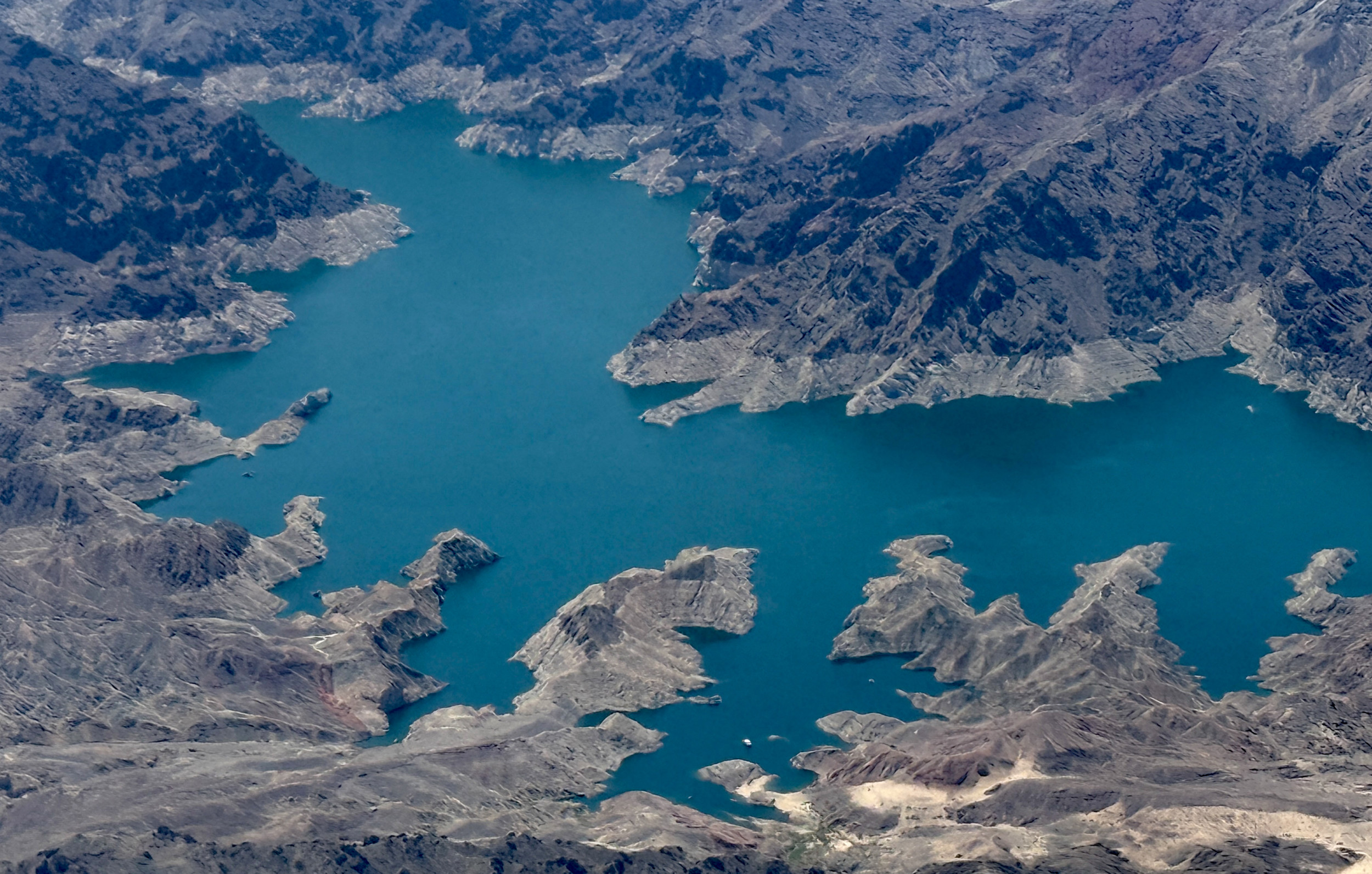 Lake Mead faces worrying water levels for 2026, 2027