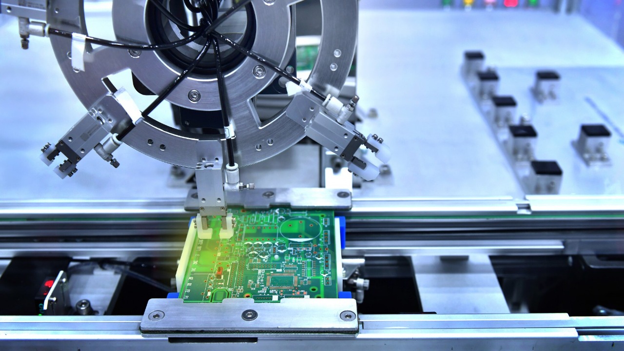 6 robots now building other robots