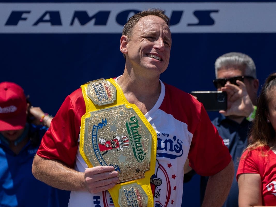 Competitive Eating Star Joey Chestnut Visits 2 Mercer County Eateries