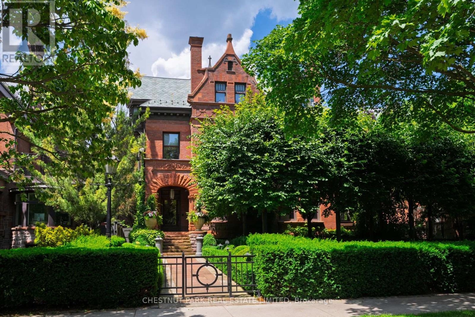 Former Maple Leafs boss Brendan Shanahan's mansion on sale for mega ...