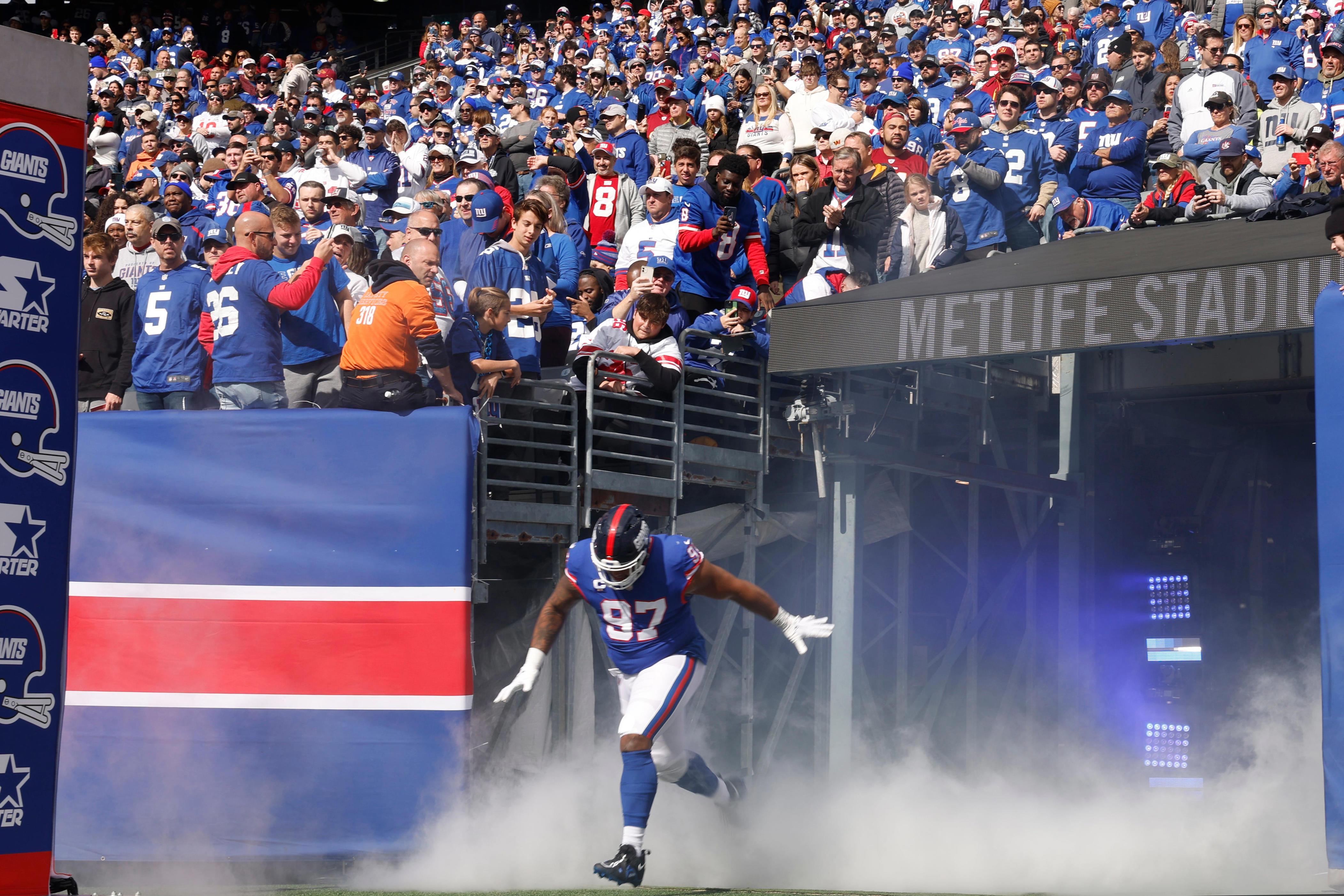New York Giants' Dexter Lawrence unconcerned with exploding DT market ...