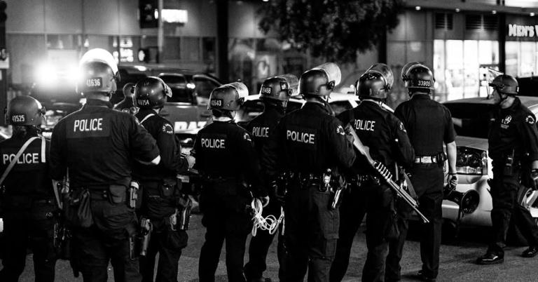 Riot Police Remove Hundreds From Airbnb House Party