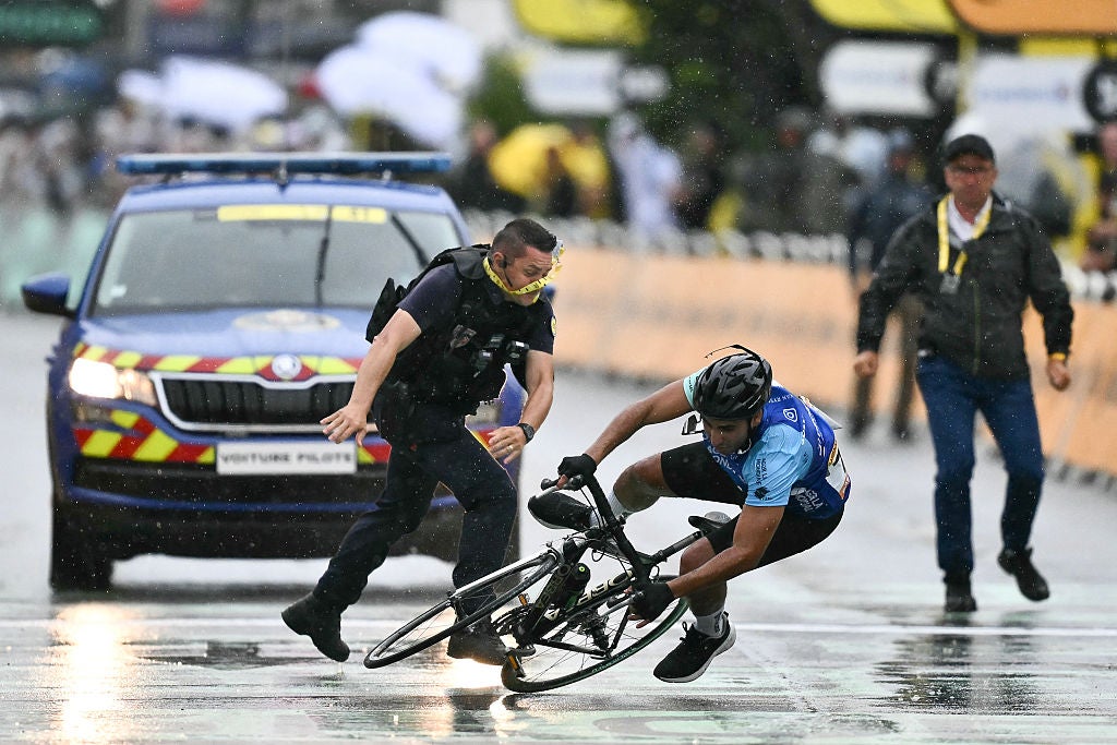 Man Tackled by Police After Trying to Ride Bike Across Tour de France ...