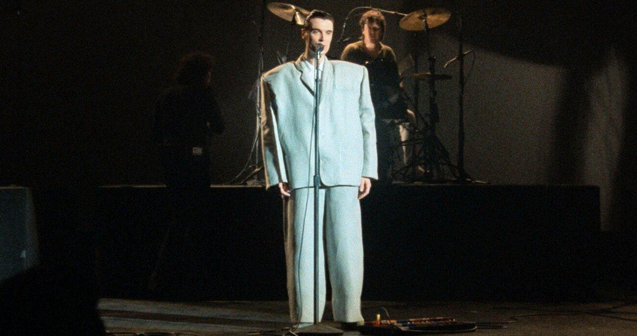 How the Talking Heads' frontman's oversized tailoring defined his most ...