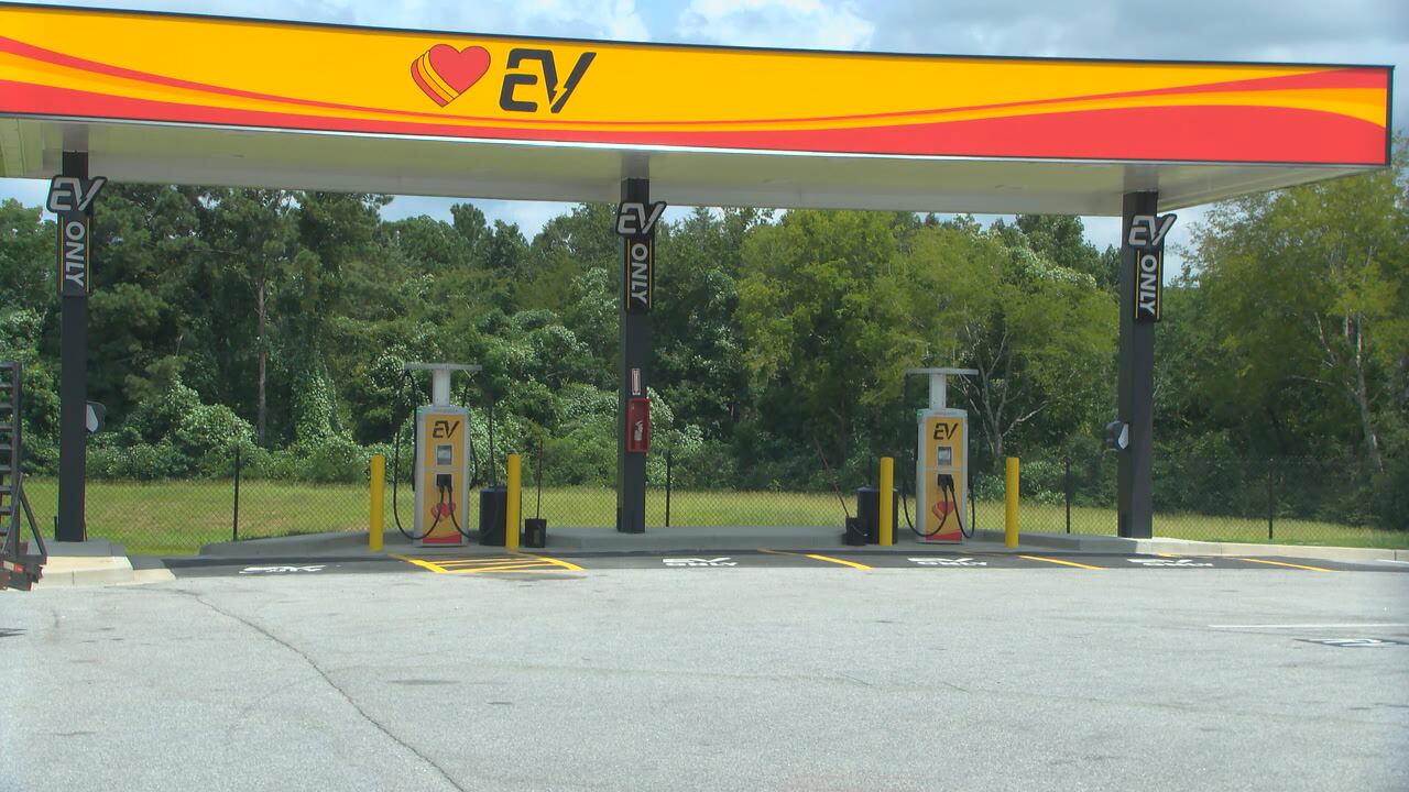 New EV charging station at Love’s in Smiths Station