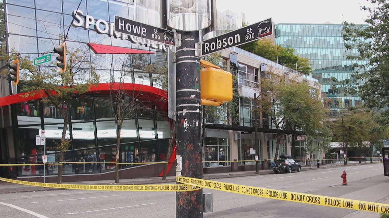 17-year-old arrested in Surrey teen's stabbing death at Robson Square: VPD