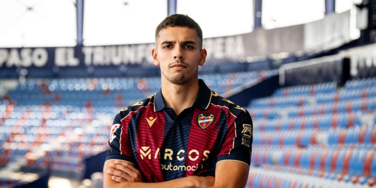 ¡Matías Moreno se lesiona a los 9 minutos de su estreno con el Levante!