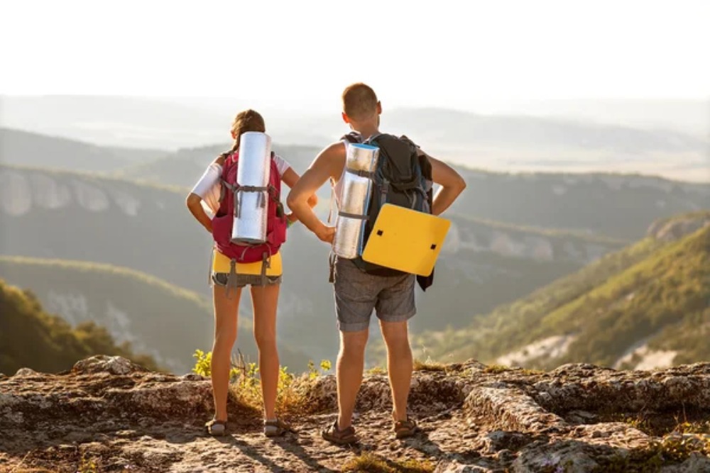 15 Must-Have Items for Backpacking Travellers