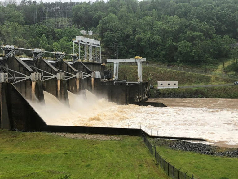 Water levels downstream of Claytor, Leesville dams could rise rapidly ...