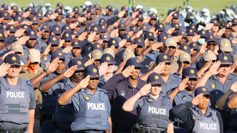 Who controls South Africa’s police force?