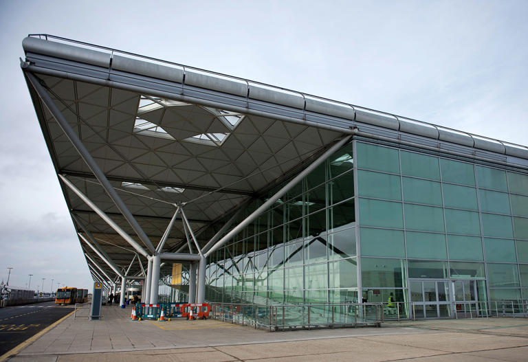 The 10 cheapest airport car parks in UK - and where Leeds Bradford ...
