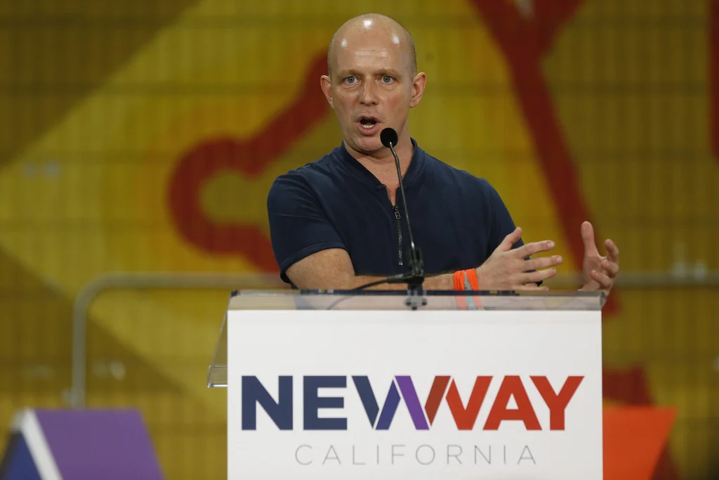 Steve Hilton blasts ‘California corruption’ misusing fire relief funds
