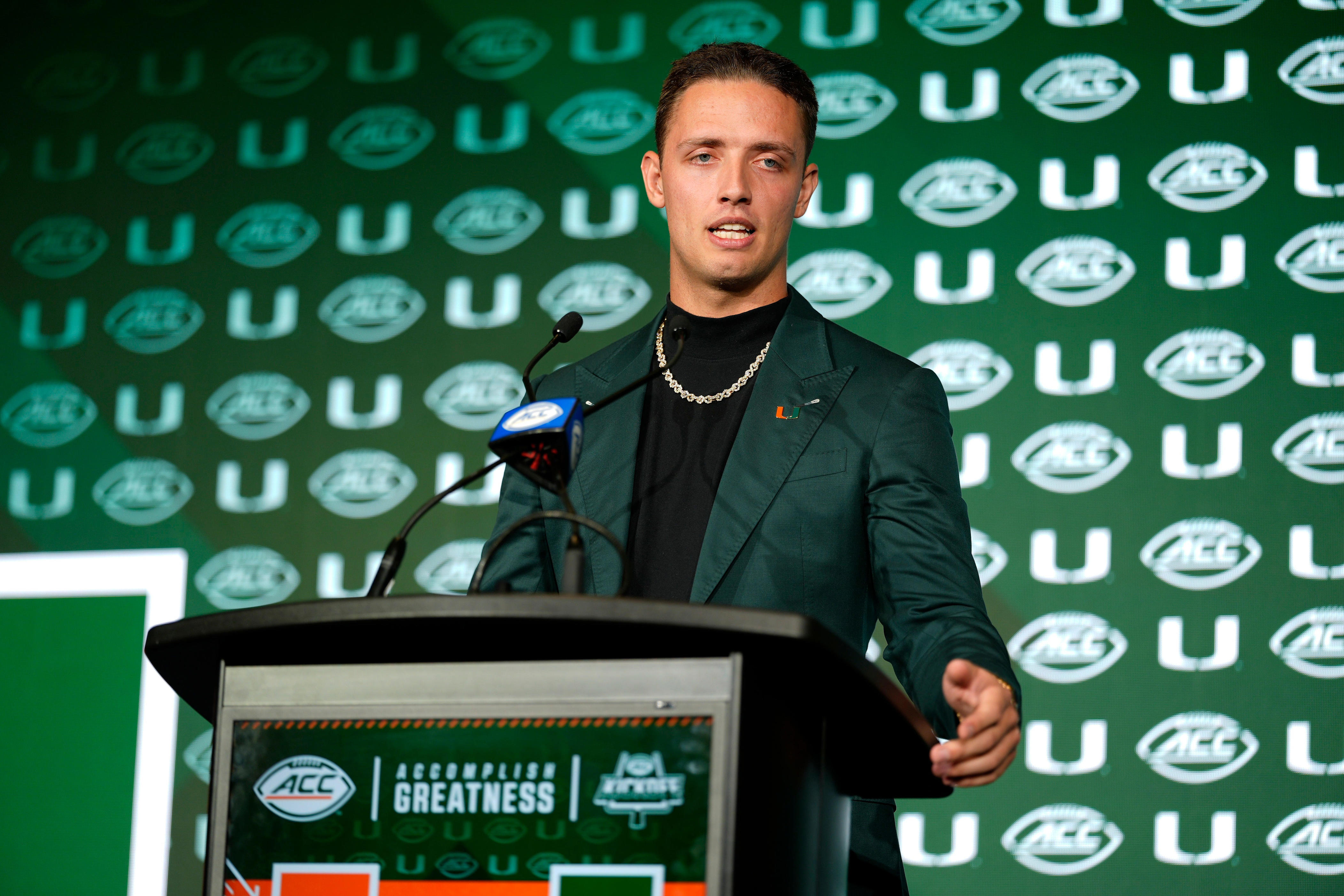 Carson Beck: Transferring to Miami Hurricanes football 'one of my better decisions'