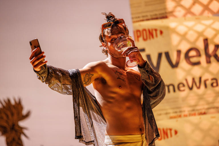 Pamela Anderson. Amber Heard. Dancing on ice. All in one theater festival.