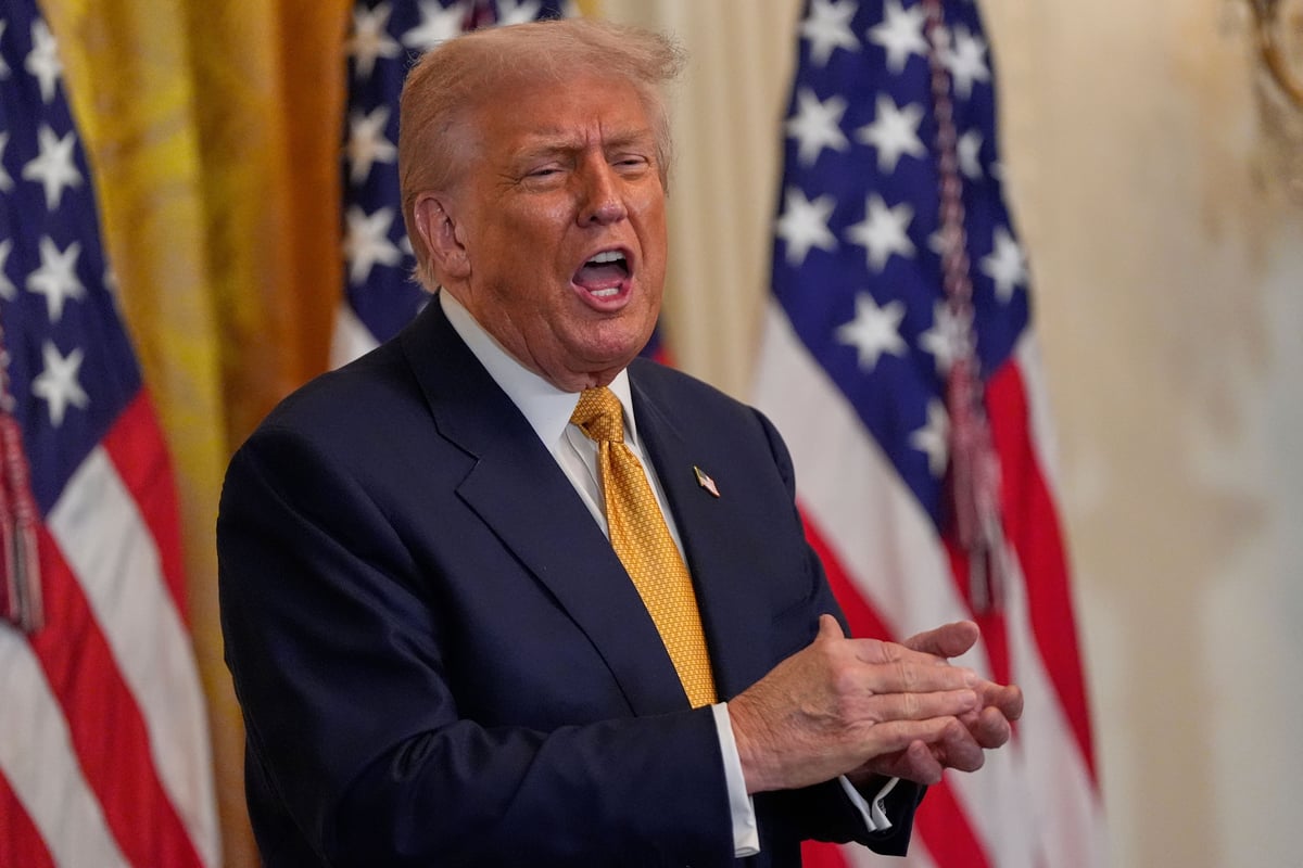 FTSE 100 hits new high amid US trade talk optimism