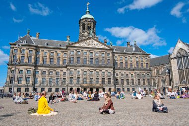 18 Travel Tips for First-Timers in Amsterdam