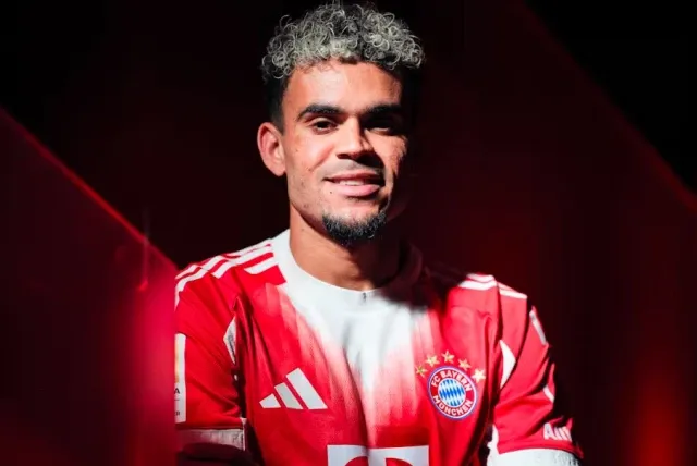 Las primeras imágenes de Lucho Díaz con su nueva camiseta del Bayern ...
