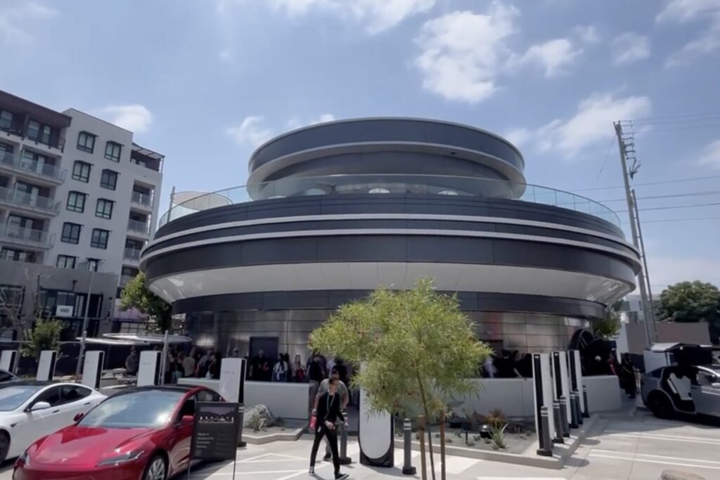 Inside Elon Musk’s Tesla diner – review of robot servers and Cybertruck ...