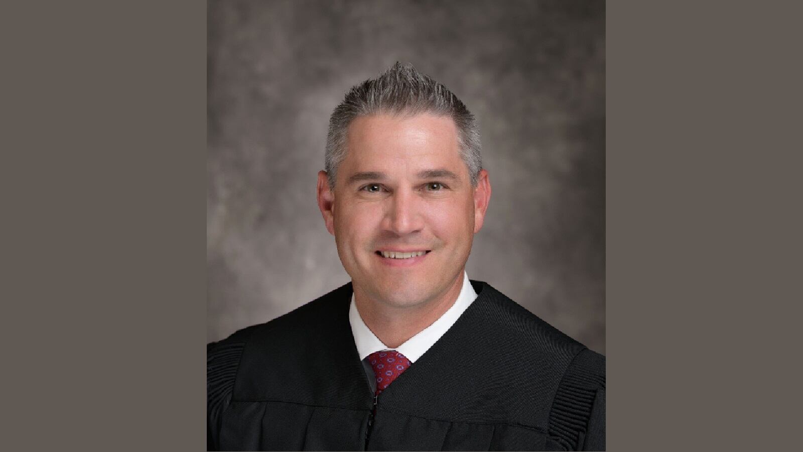 Circuit Judge Brimhall announces re-election bid