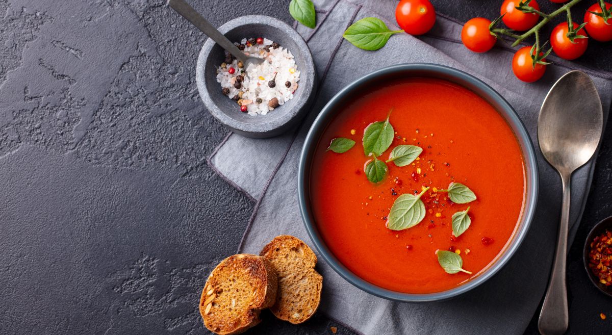 This Is How They Make Tomato Sauce in Italy — It Tastes Way Better Than ...