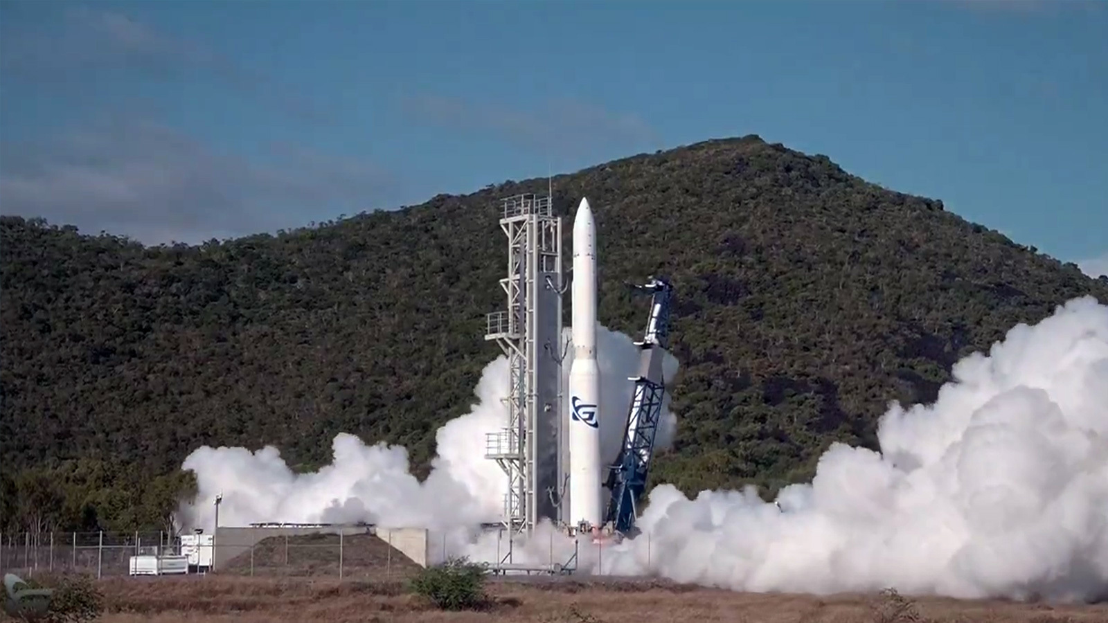 Australian Eris Rocket Clears Lauchpad in First Test, Crashes Shortly After