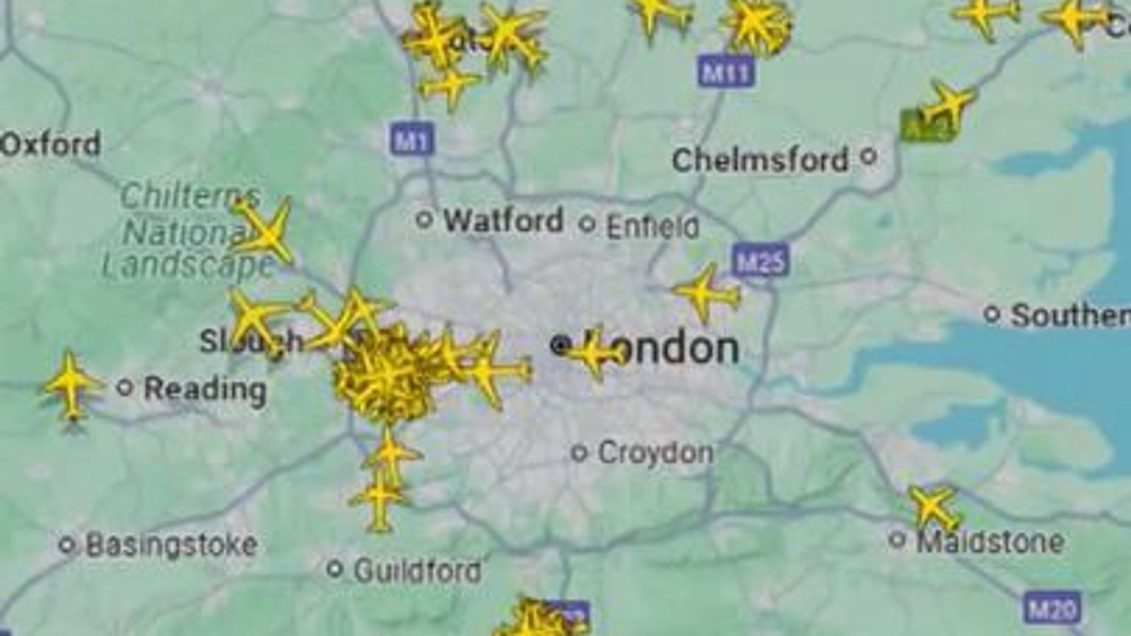 Tracker shows London flights grounding