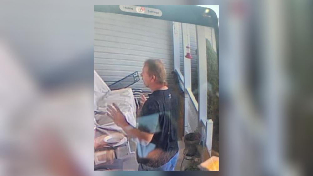 Man with handcuffs poses as deputy, tries to enter woman’s garage ...