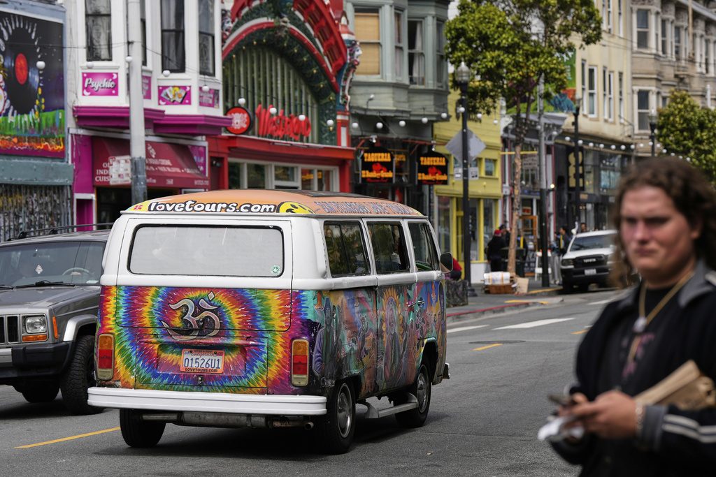 Fans toast Grateful Dead’s 60th with concerts at San Francisco’s Golden ...