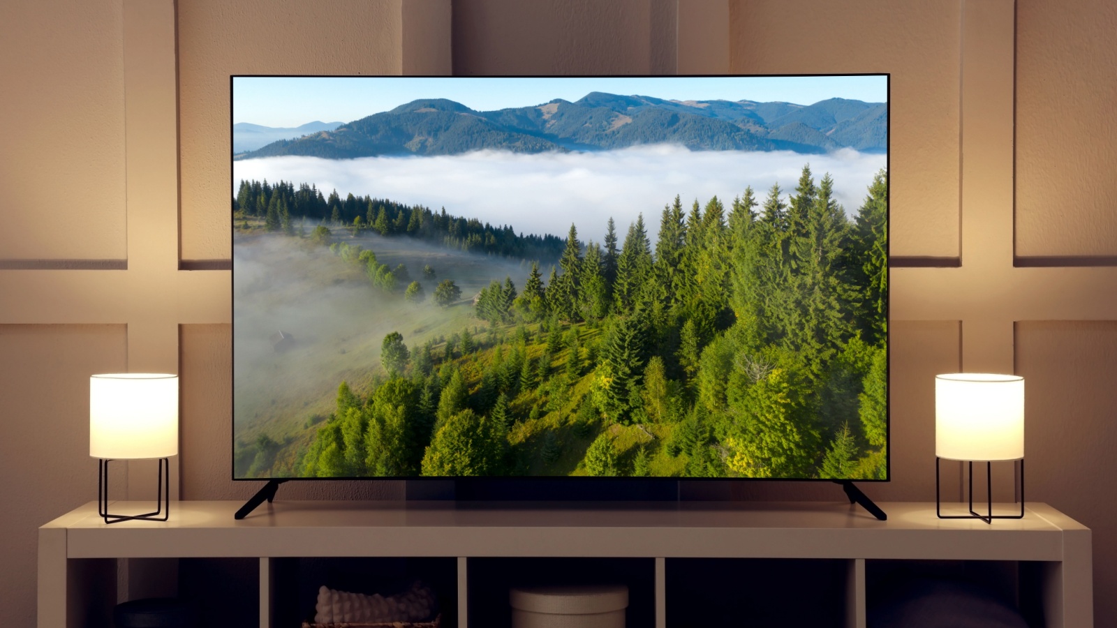 Glare-free vs. anti-reflection and how Samsung and LG OLED TVs handle bright room reflections