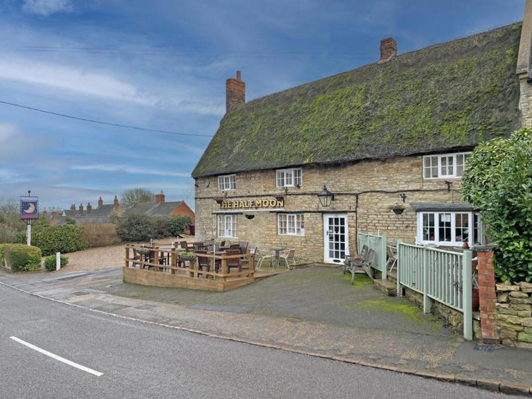 Seven pubs in Northampton and surrounding villages for sale right now ...