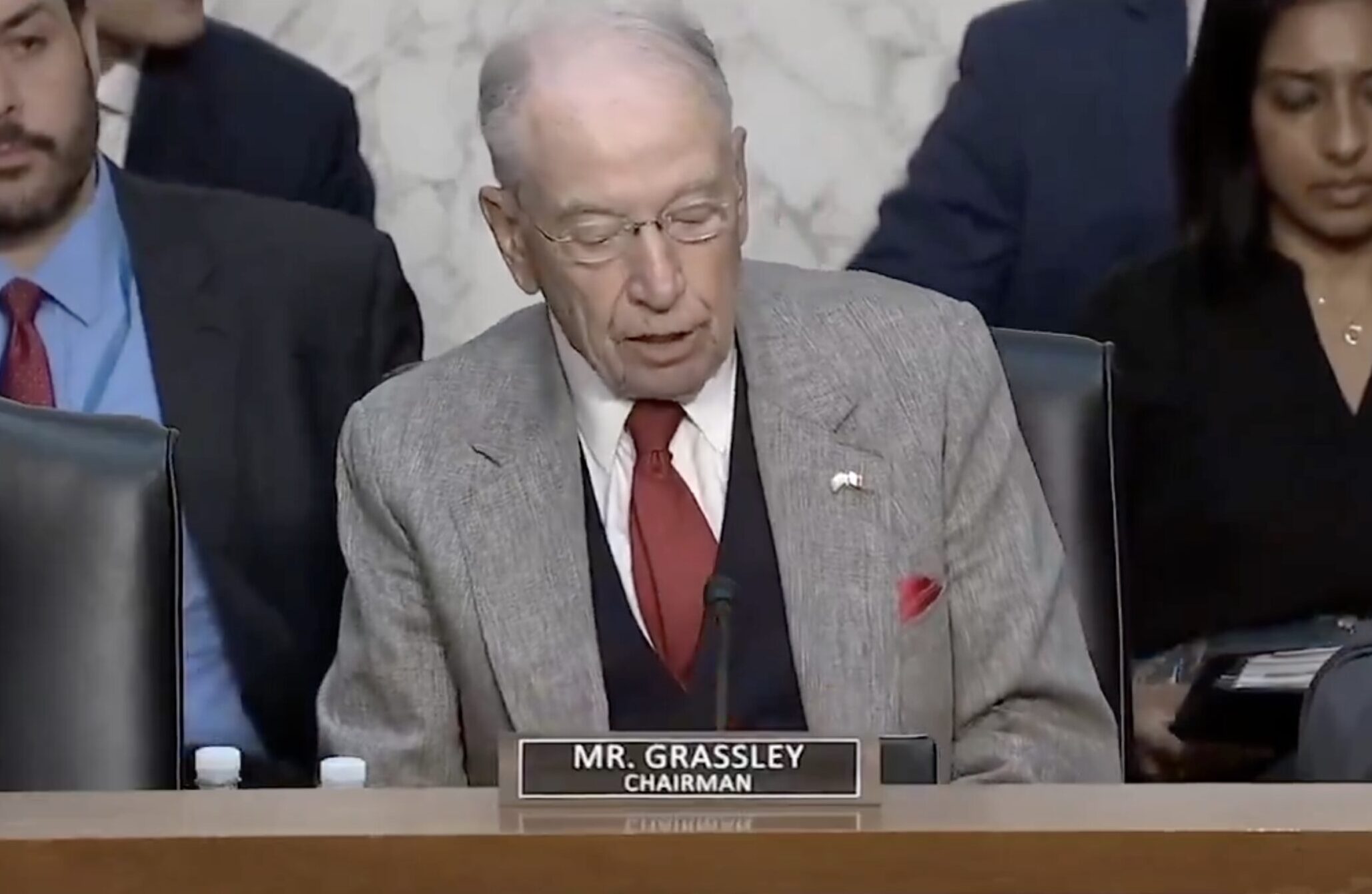 ‘I Was Offended!’ GOP Senator Fumes at Trump for Attacking Him on Truth ...
