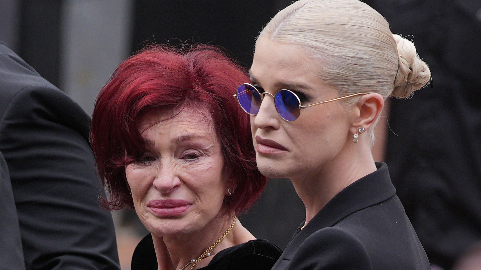 Kelly Osbourne honors Ozzy with a touching tribute at his funeral